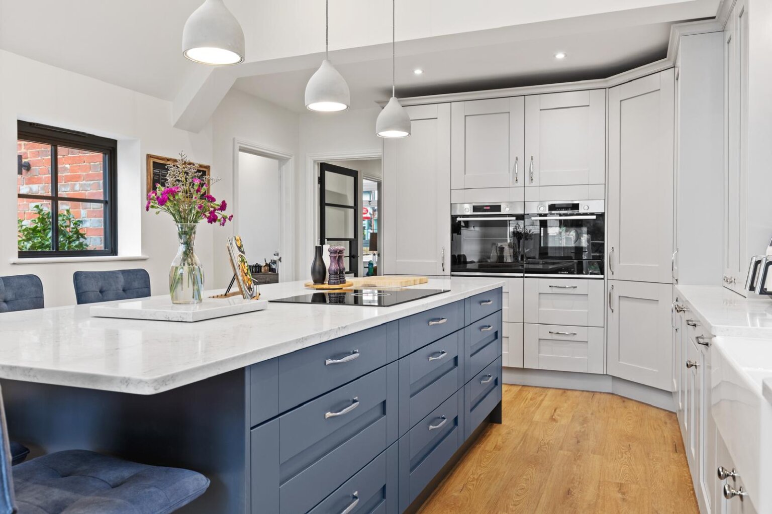 Top 5 Must-Haves For Your Modern Kitchen, According To Hamilton Stone ...